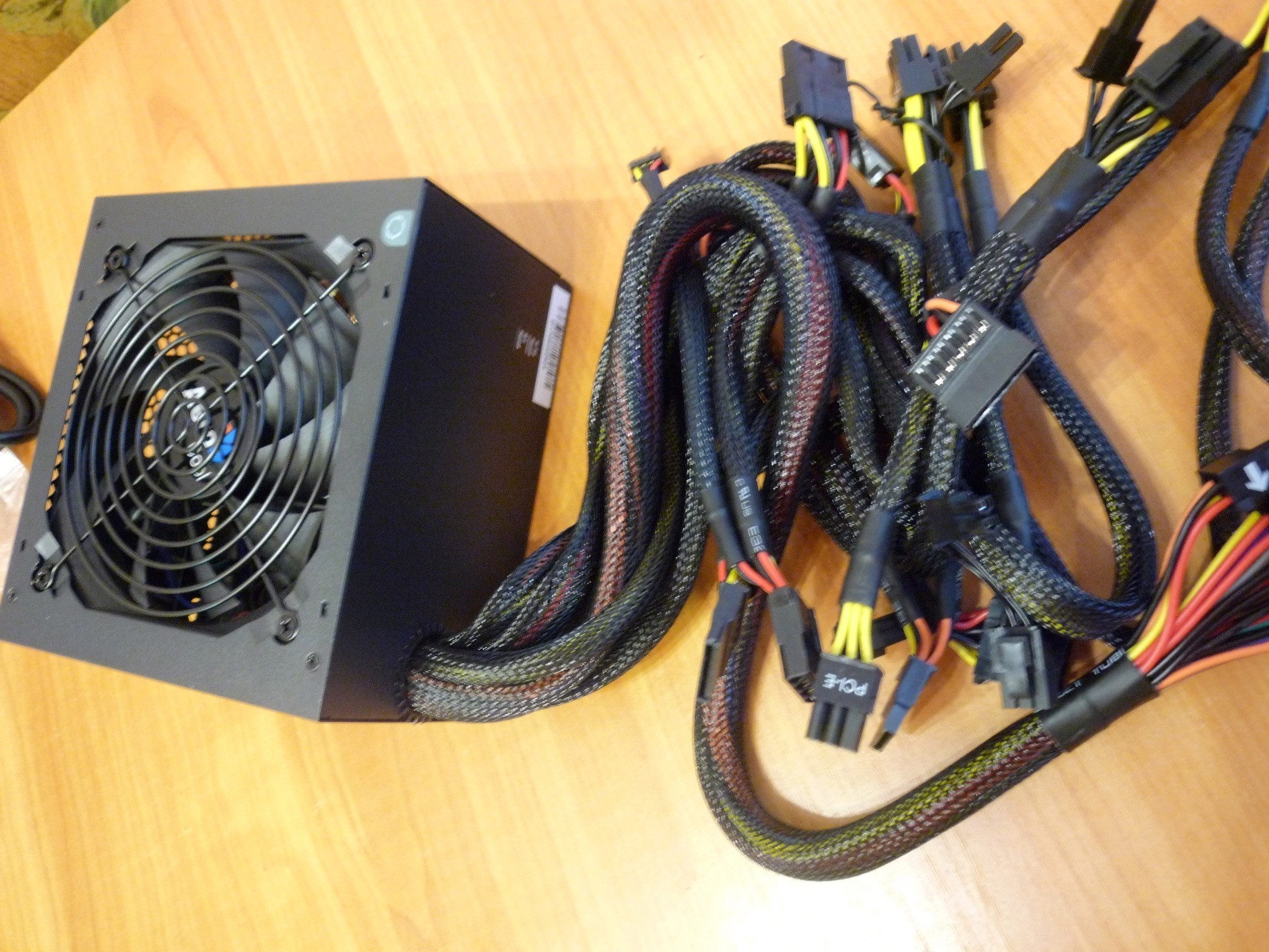 Обзор AEROCOOL KCAS PLUS. Производительные блоки питания с сертификатом ...